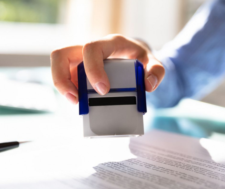 Stempel mit dem Laser gravieren | justlaser.com